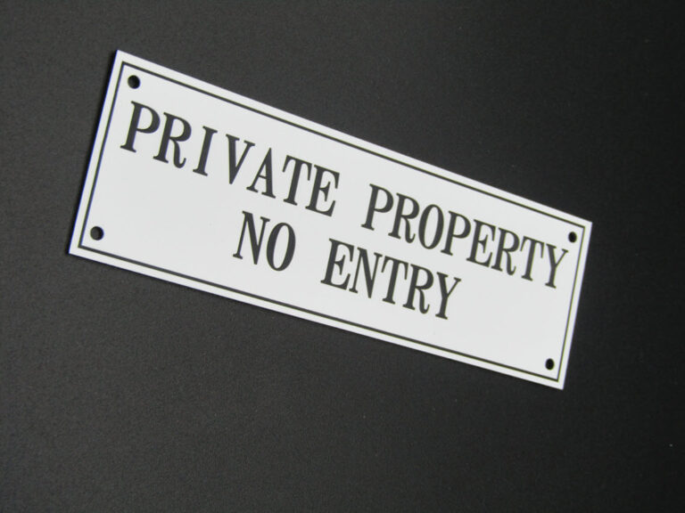 Gate Signs - Private Property No Entry - The Laser People